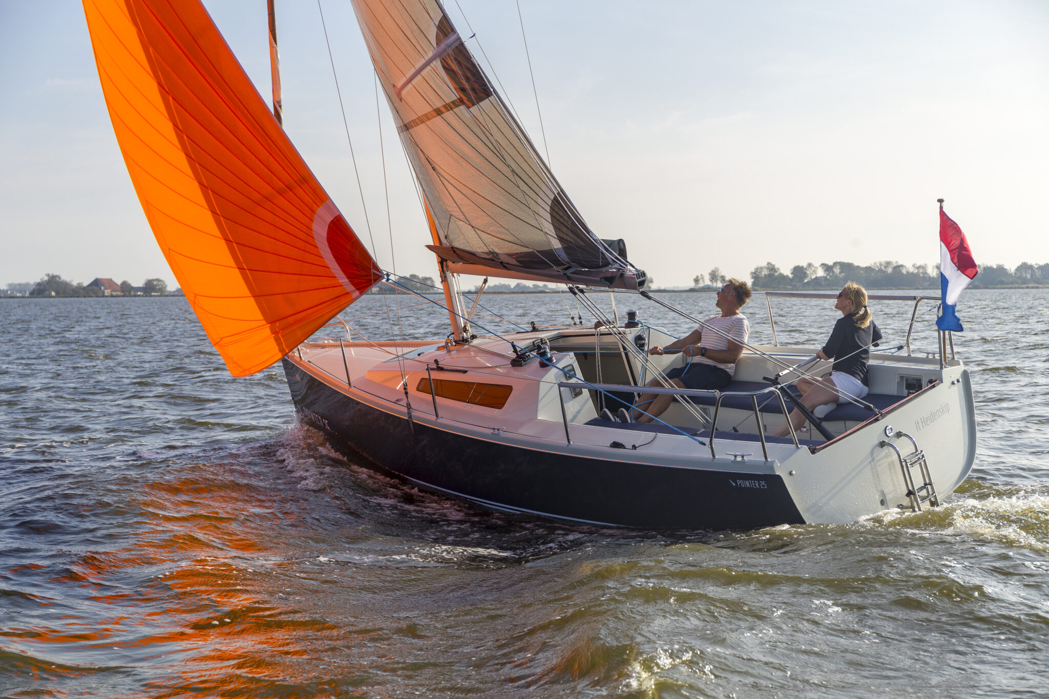 About Us - The Small Yacht Company